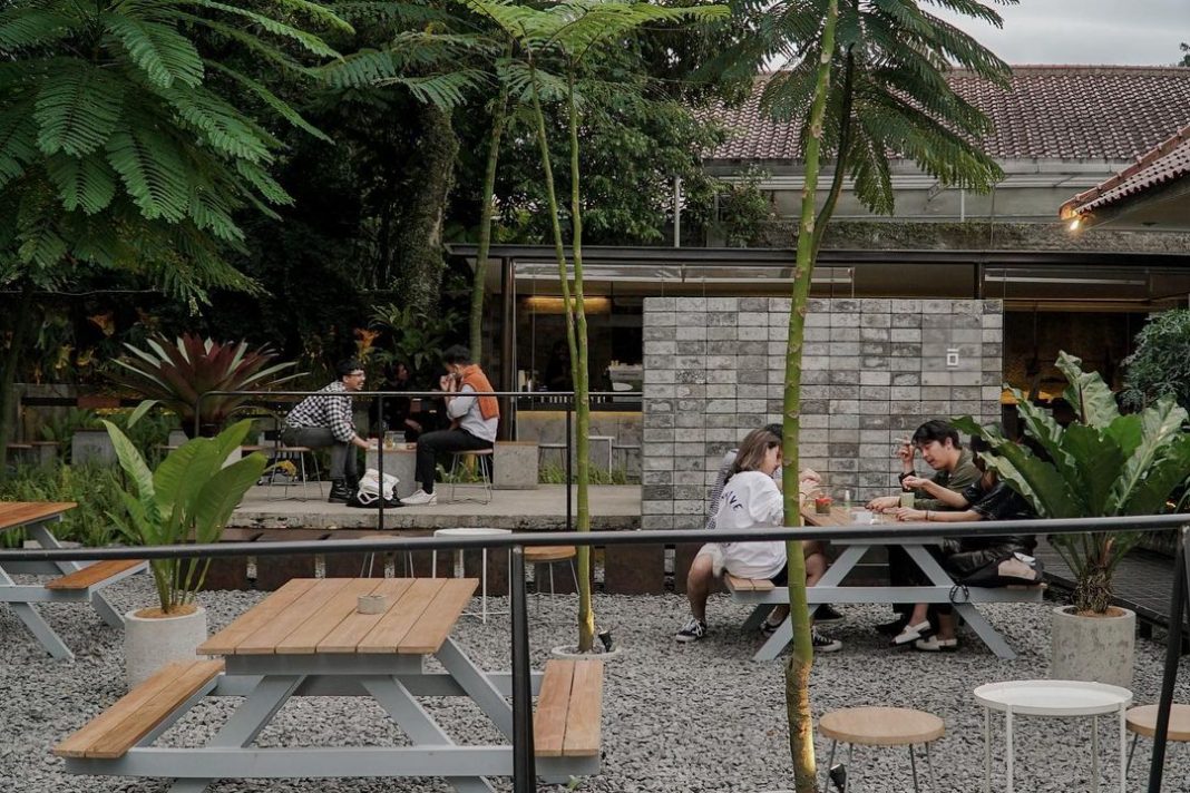 Rekomendasi 5 Coffee Shop Outdoor Di Bandung - infobdg.com