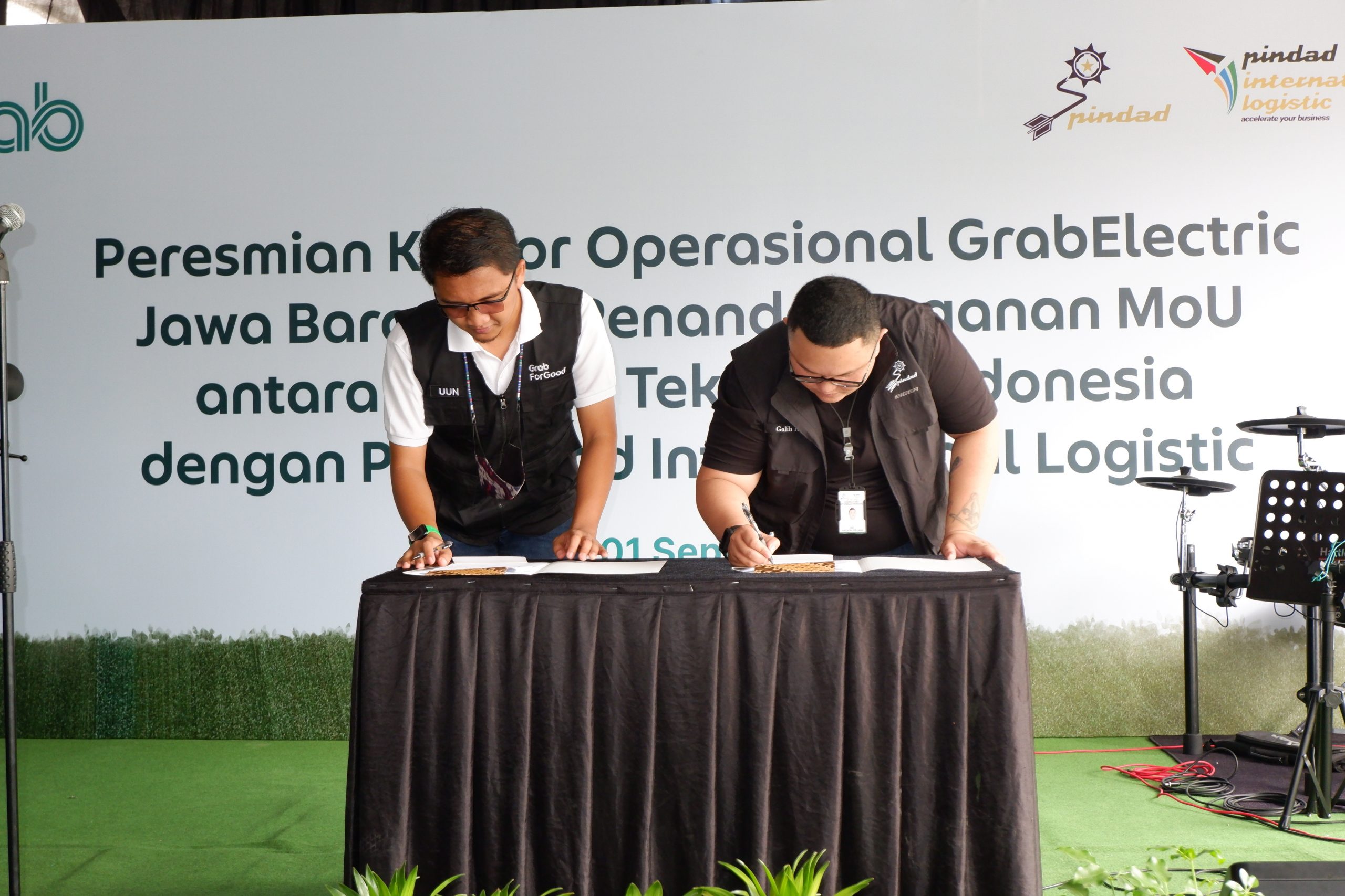Resmi! PT Pindad International Logistic Jadi Mitra Strategis Grab ...