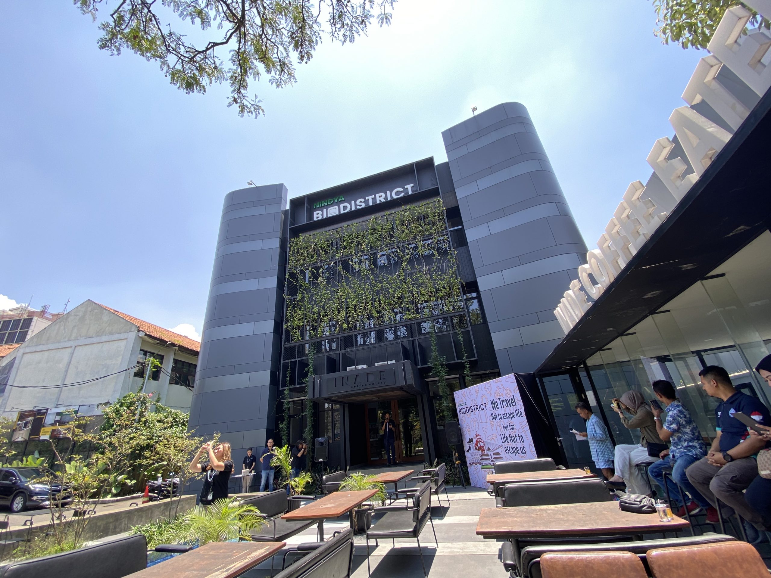 Hotel Kapsul dengan Konsep Modern di Kota Bandung? Staycation di Nindya ...