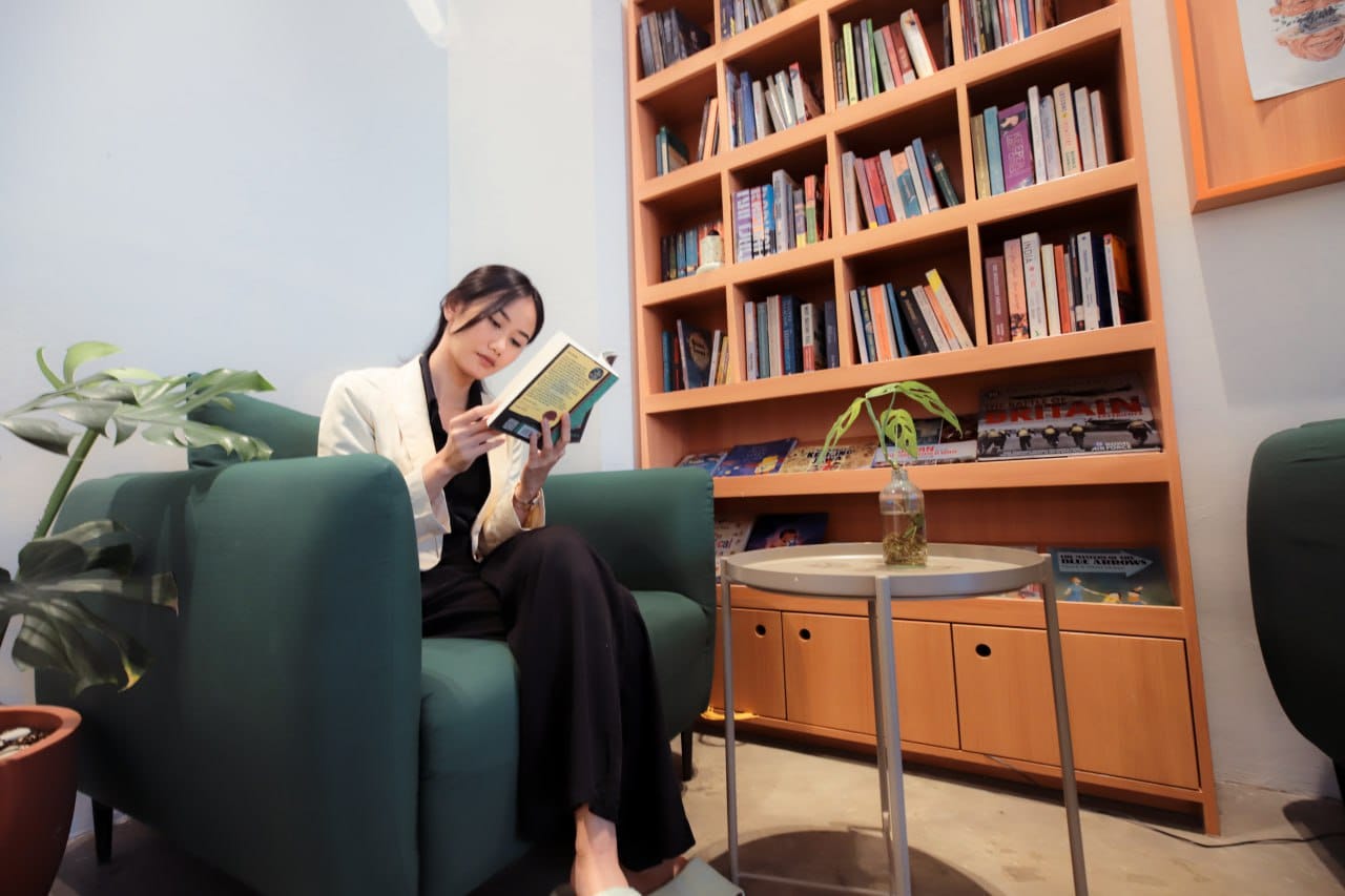 The Room 19 Library Space, Perpustakaan di Bandung Yang Bikin Betah ...
