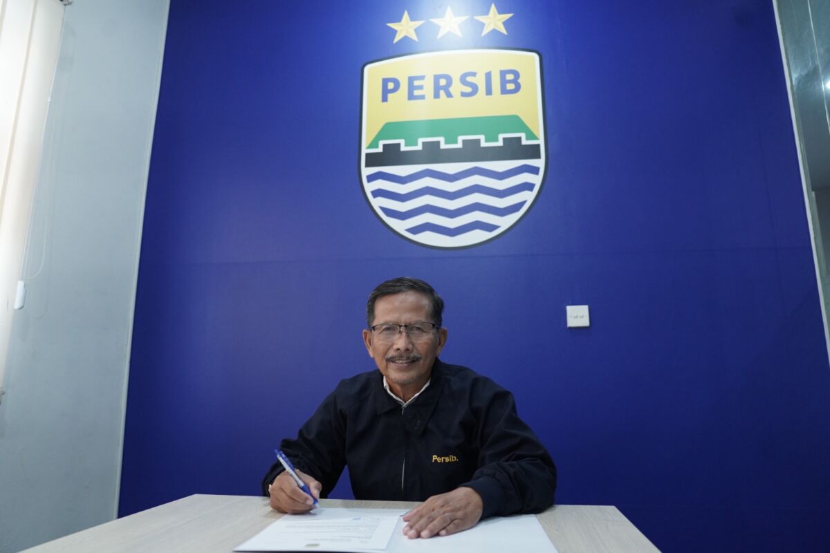 “Darah Saya PERSIB!” Djanur Kembali ke PERSIB dengan Peran Baru ...