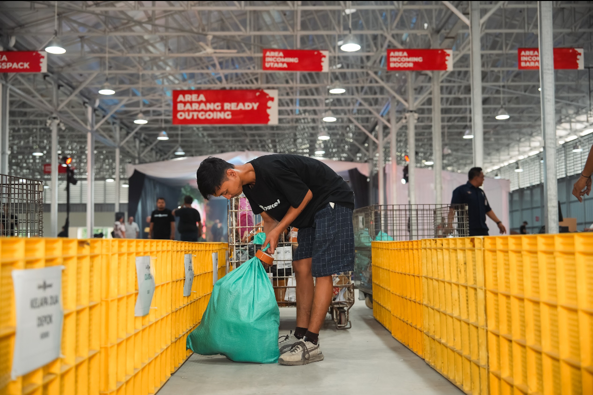 Lion Parcel Perkuat Dukungan Bagi Industri Clothing Bandung, UMKM Kini ...
